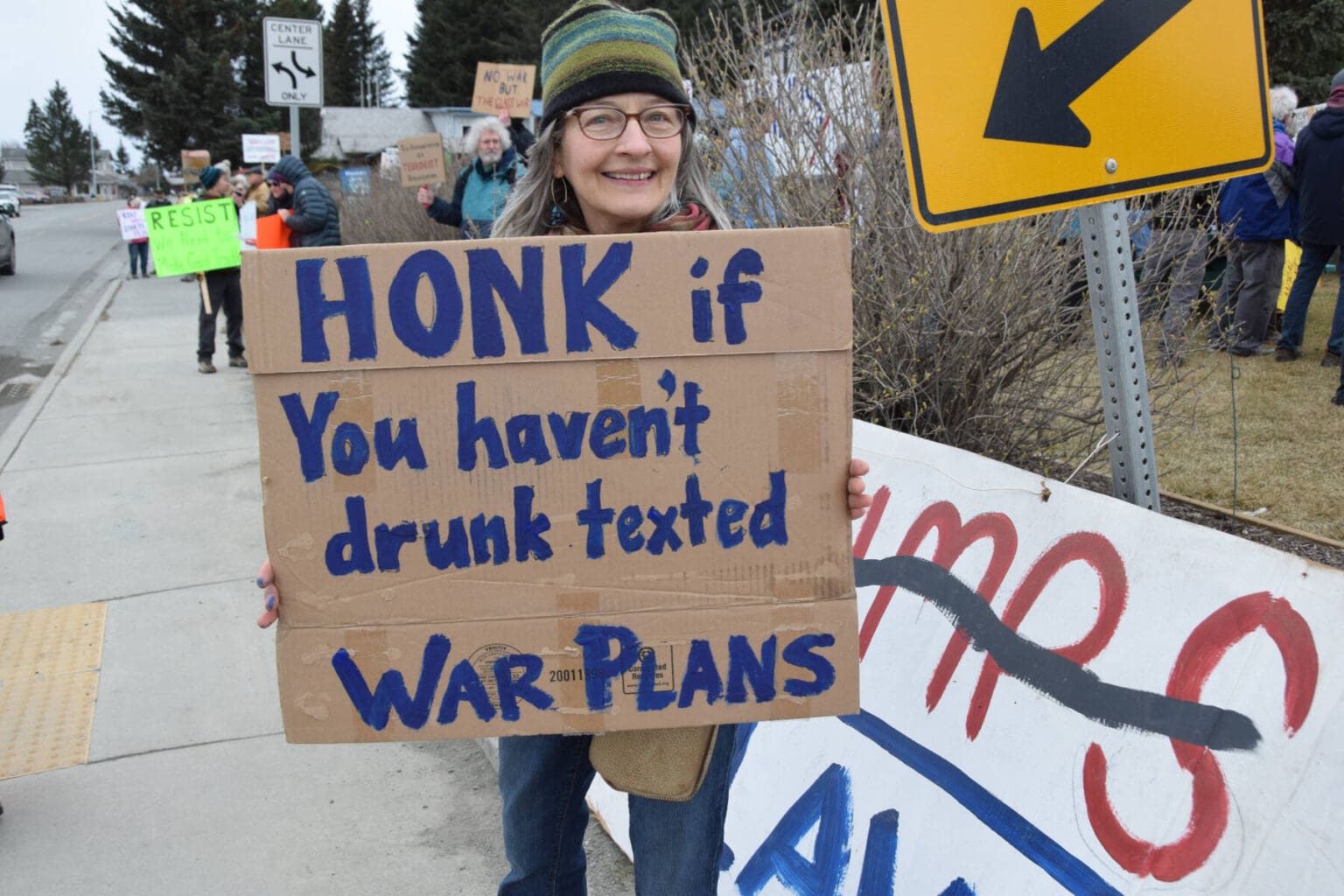 Hundreds turn out in Homer, Soldotna to protest actions of Trump ...