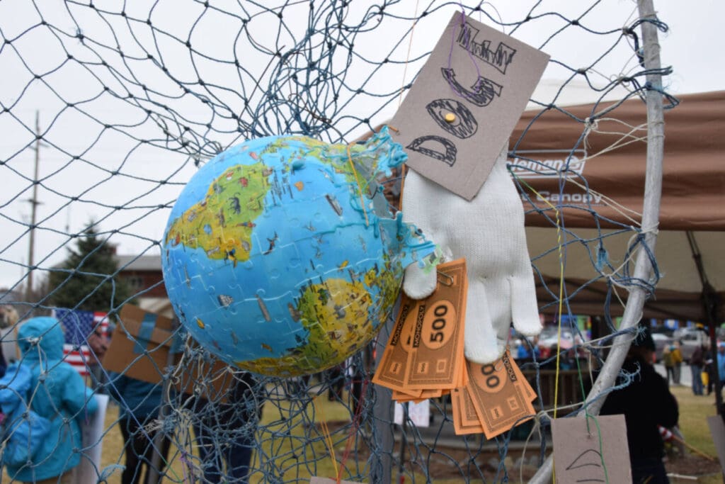 Hundreds turn out in Homer, Soldotna to protest actions of Trump ...